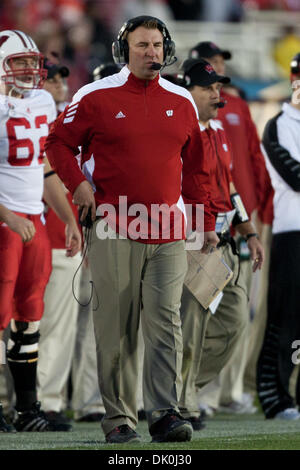 Wisconsin Badgers head coach Bret Bielema coaches against the TCU ...