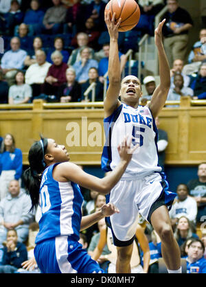 Kentucky guard Maegan Conwright (20) coughs up the ball, as Duke guard ...