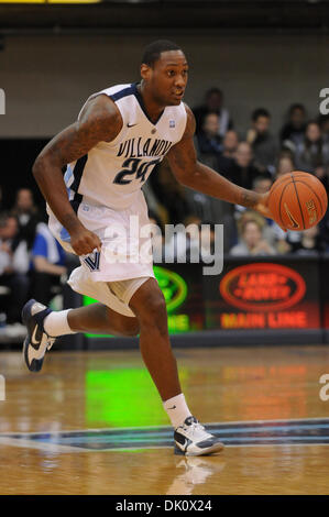 Villanova guard Corey Stokes (24) looks to make a move on the baseline ...