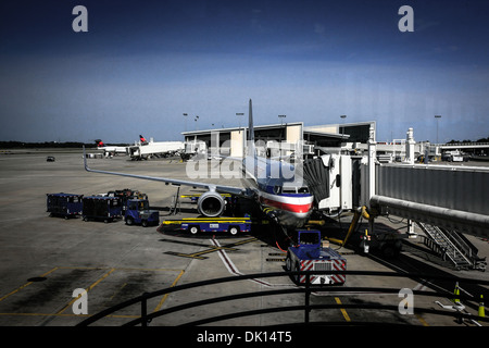 Boeing 737 of US Airways being serviced at the gate ready for departure ...