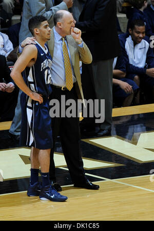 Penn State's Talor Battle (12) shoots against Minnesota's Maverick ...