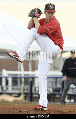 April 28, 2011 - Davenport, Iowa, U.S. - River Bandits pitcher Jordan ...