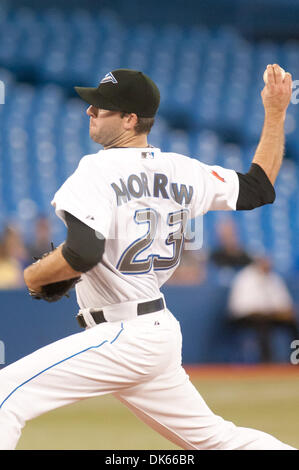 Chicago White Sox pitcher Brandon Eisert throws against the Detroit ...