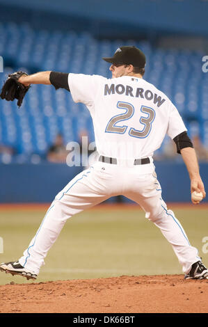 Chicago White Sox pitcher Brandon Eisert (53) throws against the ...