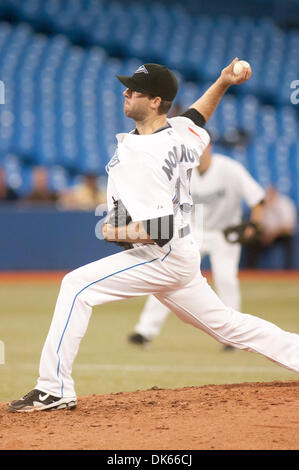 Chicago White Sox pitcher Brandon Eisert throws against the Detroit ...