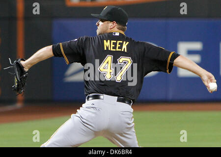 Pittsburgh Pirates' Evan Meek pitches in the ninth inning of a baseball ...