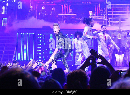 Justin Bieber kicks off start of his Believe tour at Jobing Arena with ...