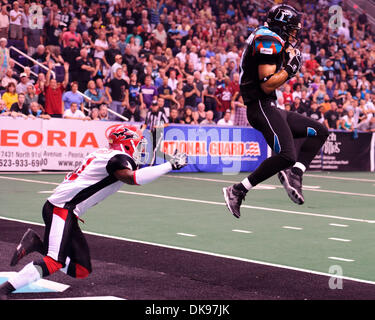 August 12, 2011: Arizona Rattlers Odie Armstrong #32 in action during ...