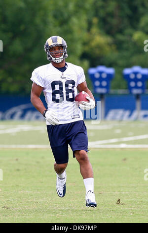 St. Louis Rams' Lance Kendricks (88) gets carted off the field due to ...