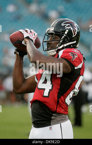 Atlanta Falcons wide receiver David Sills V (87) catches a pass for a ...