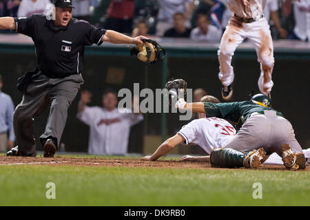Home Plate Umpire Bruce Dreckman takes off his mask between innings ...