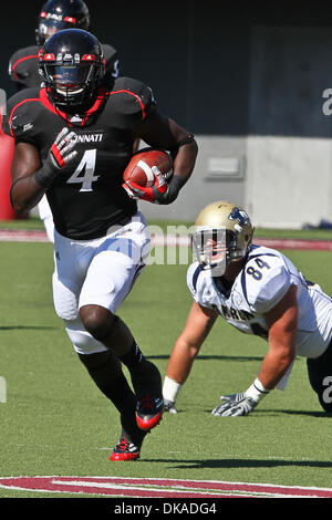 Sept. 17, 2011 - Cincinnati, Ohio, U.S - Cincinnati Bearcats Head Coach ...