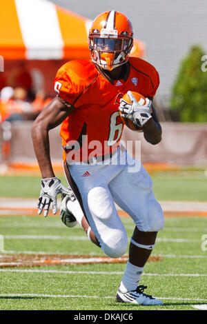 Sept. 17, 2011 - Bowling Green, Ohio, U.S - Bowling Green Falcons ...