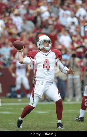 Arizona Cardinals quarterback Kevin Kolb (4) lines up for a play behind ...