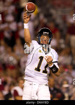 Vanderbilt quarterback Jordan Rodgers (11) celebrates with Fitz Lassing ...