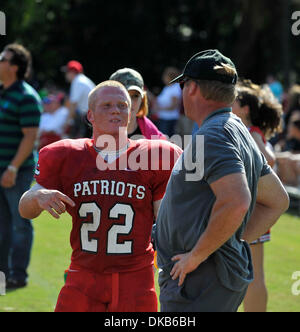 Former Tampa Bay Buccaneers head coach John Gruden, left, gestures ...