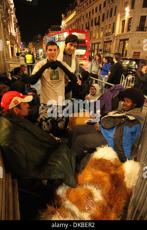 Eager Apple fans set up camp outside company's flagship UK store in ...