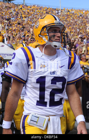 LSU Tigers quarterback Jarrett Lee (12) throws the ball in the Div. 1 ...