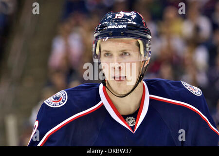 Nashville Predators forward Ryan Johansen, front right, scores past ...