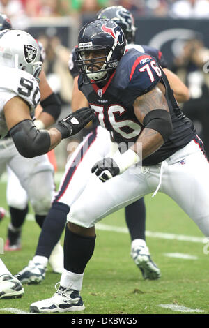 Houston Texans tackle Duane Brown (76) blocks Jacksonville Jaguars ...
