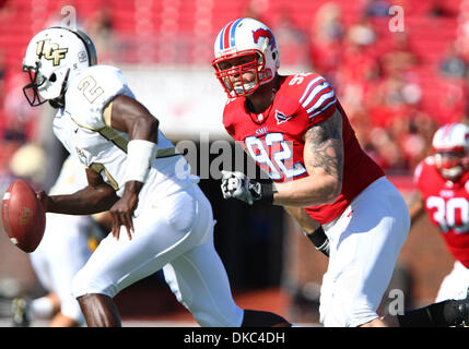 Southern Methodist defensive end Matt Baer (95) is seen before an NCAA ...