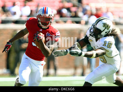 Southern Methodist Mustangs wide receiver James Proche (3) catches a ...