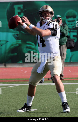 Western Michigan' quarterback Alex Carder, center, dives for the end ...