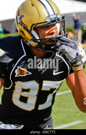 Vanderbilt wide receiver Jordan Matthews gets set to run a play against ...