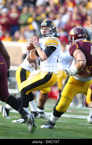 Iowa Hawkeyes James Vandenberg (16) in action during a game against the ...
