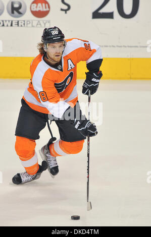 Philadelphia Flyers center Claude Giroux (28) in the second period of ...