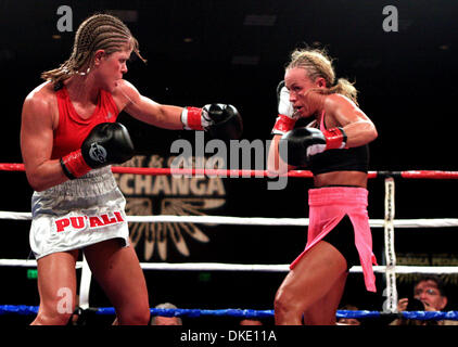 Jul 02, 2007 - Temecula, CA, USA - Boxing: ELENA REID (front) during ...