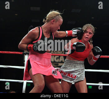 Jul 02, 2007 - Temecula, CA, USA - Boxing: ELENA REID (front) during ...