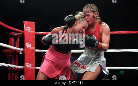 Jul 02, 2007 - Temecula, CA, USA - Boxing: ELENA REID (front) during ...