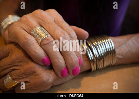 East Point, Georgia, USA. 4th Dec, 2013. STEPHENIE VIEWEIGH orders her ...