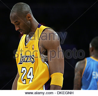Los Angeles Lakers' Kobe Bryant and head poses for photos during the ...