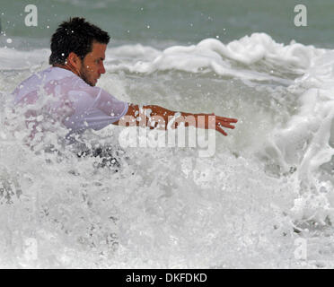 NP 308477 DAMA SURFING 1 (06/30/2009 CLEARWATER) Steve Logsdon, 25 ...