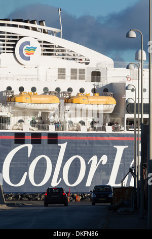 A Color Line Superspeed Class ro/pax-ferry arrives at Hirtshals ...