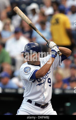 Kansas City Royals' David DeJesus (9) steps into the batters box during ...