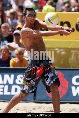 Jul 19, 2009 - Manhattan Beach, California, USA - Volleyball player ...