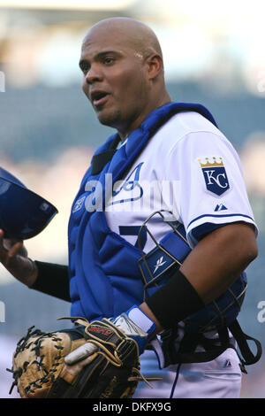 Kansas City Royals catcher Brayan Pena (27) dove to stop the throw to ...