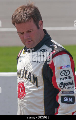 Robby Gordon waits for the start of the NASCAR Sprint Cup Dickies 500 ...