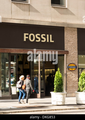 Fossil Storefront on Fifth Avenue, NYC Stock Photo - Alamy