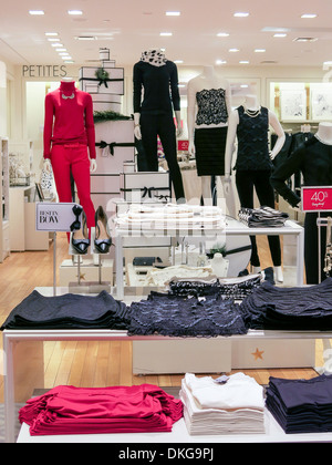 Ann Taylor Store in Rockefeller Center, NYC Stock Photo - Alamy