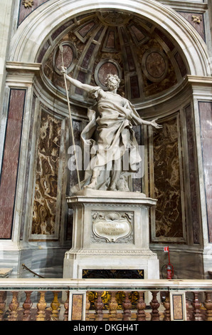 Statue of Saint Longinus in St. Peter's Basilica in Vatican City, Neue ...