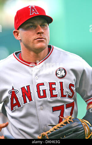 22 July 2009: Los Angeles Angels' Gary Matthews Jr. watches from 3rd ...