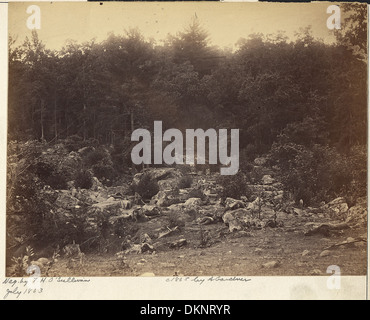 American Civil War: The slaughter pen at Gettysburg, dead soldiers in ...