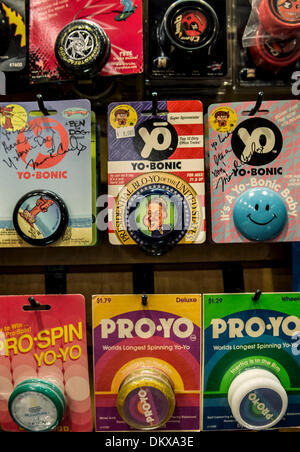 Orlando, Florida, USA. 09th Dec, 2013. Some of the estimated 10,000 Yo ...