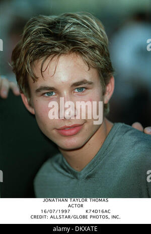 JONATHAN TAYLOR THOMAS.ACTOR.16/07/1997.K74C20AC Stock Photo - Alamy