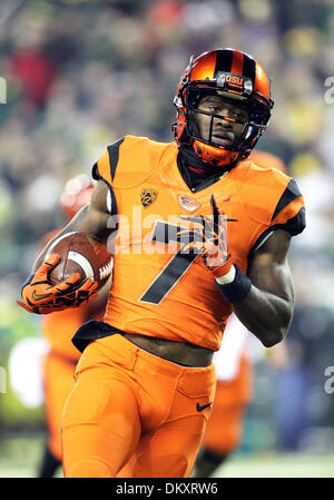 Oregon State wide receiver Brandin Cooks (7) runs past California ...