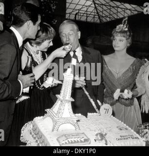 JULIET PROWSE SHIRLEY MacLAINE and MAURICE CHEVALIER in CAN-CAN 1960 ...